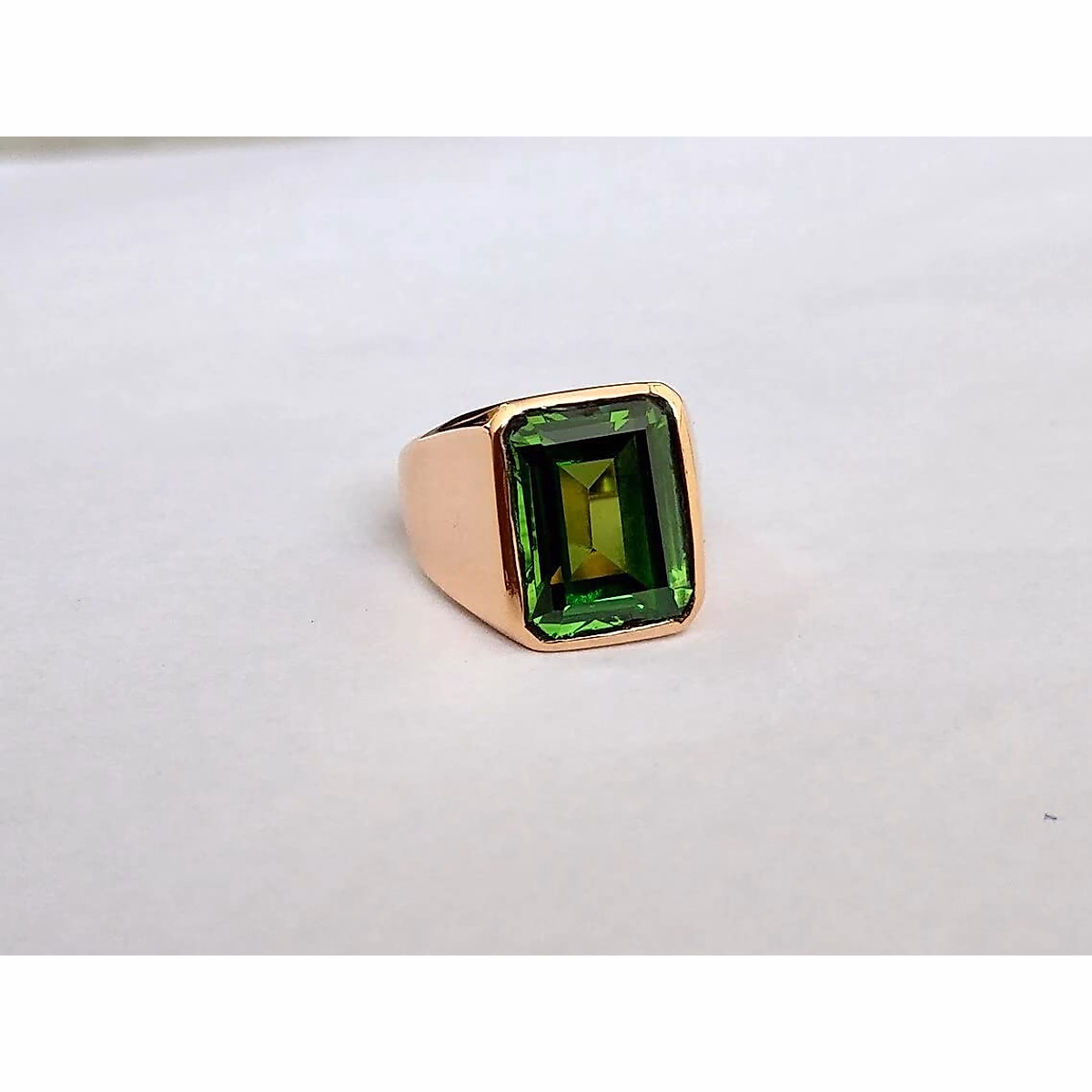 Natural Greenish Peridot Gemstone 925 Sterling Silver Gold Plated Ring/Anguthi For Men And Women's BY JEWELLERYHUB (5.00 Carat)