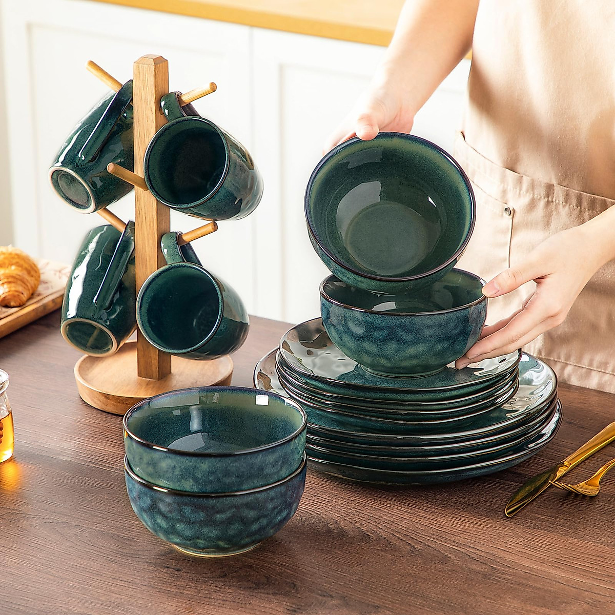 vancasso Starry 16 Pieces Green Dinnerware Set, Reactive Change Glaze Dinner Set, Plates and Bowls Set