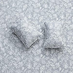 Great Bay Home Floral King Quilt Set with Shams, Delicate Floral Grey Bedding Set, All-Season, Lightweight Bedspread. Reversible, Farmhouse Bedding. (King, Emma)