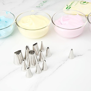 Restaurantware Pastry Tek Decorating Tip Star 1 Reusable Star Piping Tip - #30 Dent-Resistant Stainless Steel Closed Star Tip Dishwasher-Safe Decorate Cupcakes Cakes or Cookies