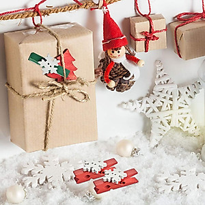 Souarts 50pcs Christmas Clips Snowflake Clothespins Mini Clothes Pins Christmas Wooden Photo Clips Red Green Tiny Wood Clips for Hanging Christmas Cards Paper Crafts