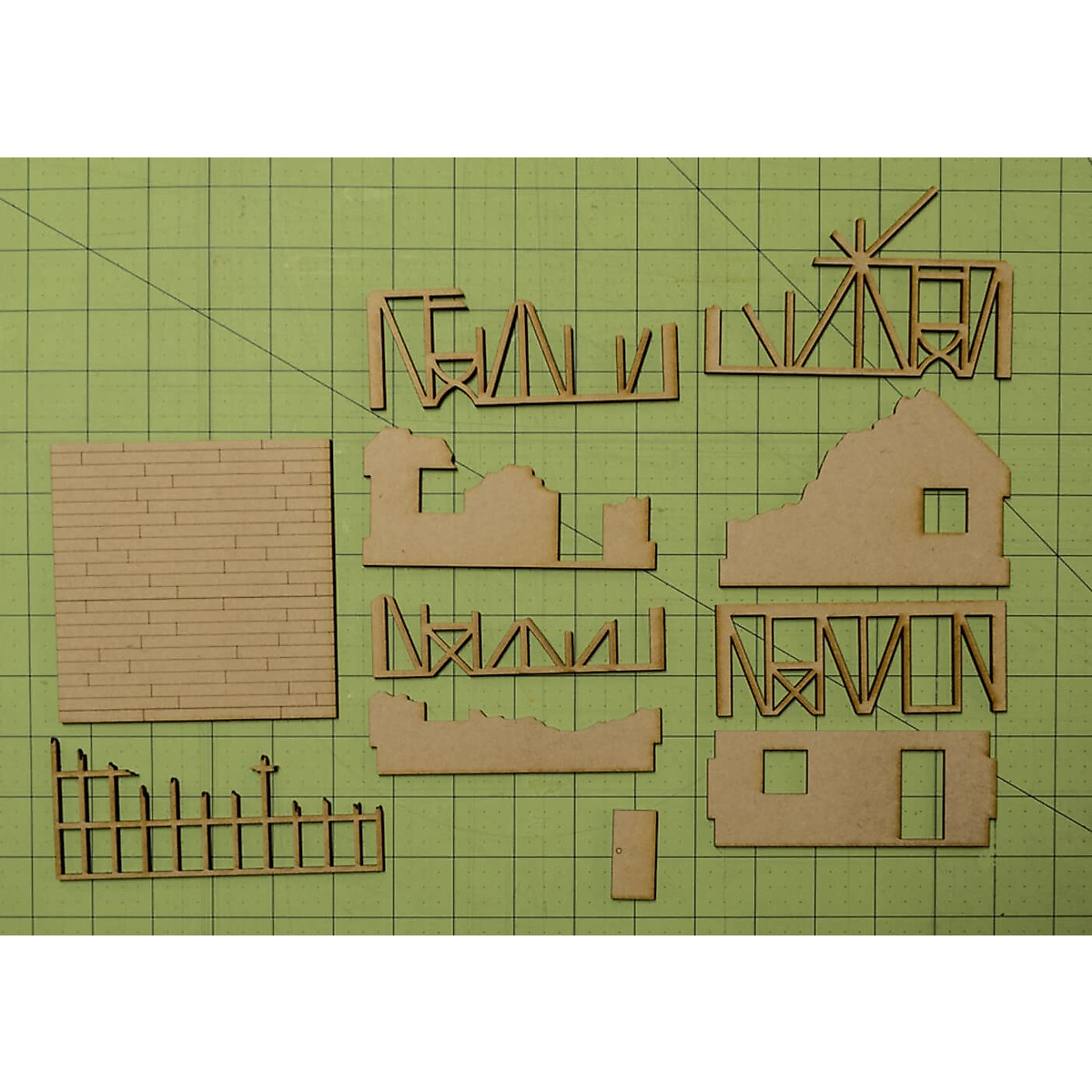GameCraft Miniatures 28mm Small Half Timber House - 28MMDF550