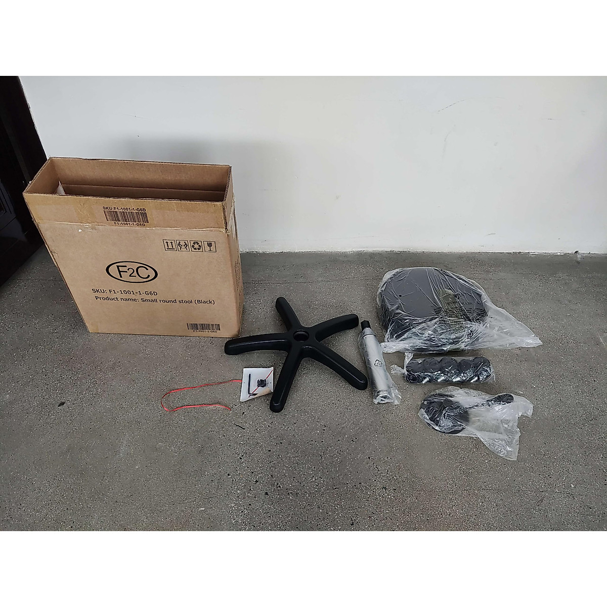 F2C PU Leather Round Salon Stool with Metal 5 Star Base and Wheels, Height Adjustable Hydraulic Bar Swivel Rolling Facial Massage Spa Task Chairs Black