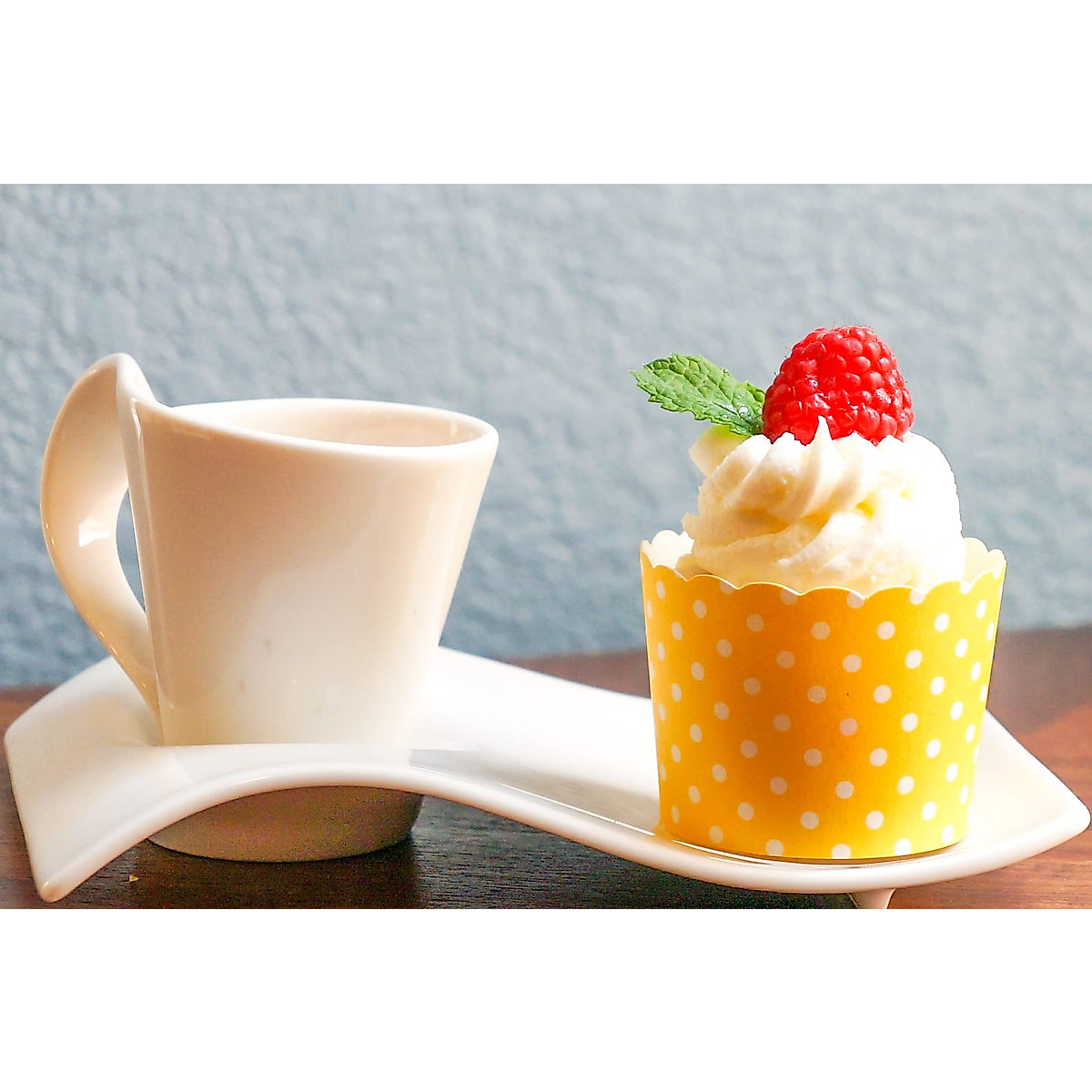 BAKE-IN-CUP 50-Pack Paper Baking Cups, Greaseproof Disposable Cupcake Muffin Liners (Large, Yellow Polka Dots)