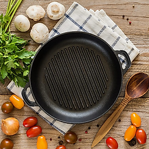 Kichvoe Silicone Assist Handle Holder Grip, 10Pcs Cast Iron Skillet Handle Covers Non Slip Pot Grip Handle Sleeve Hot Handle Holder Wok for Frying Pans Griddles Black