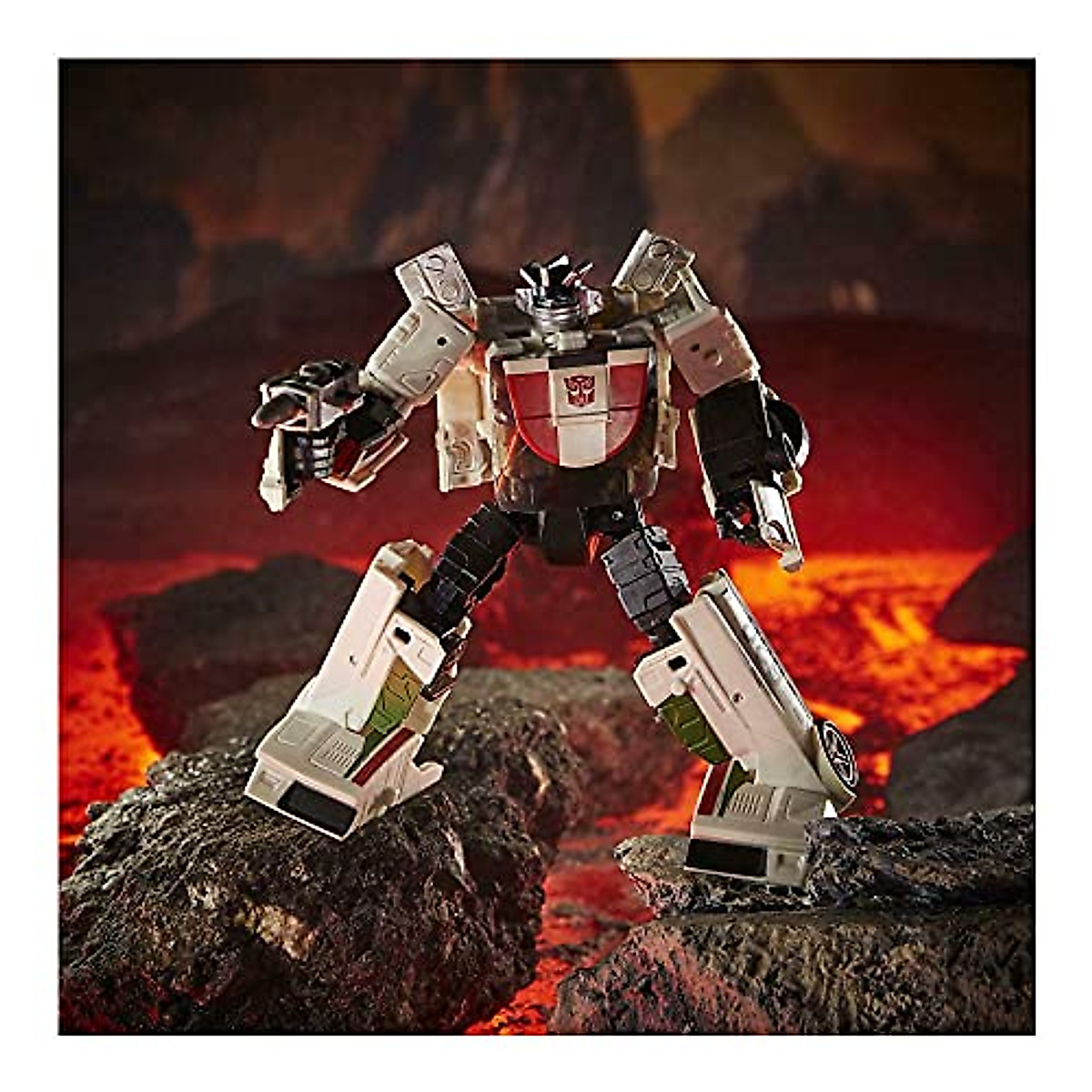 Transformers Toys Generations War for Cybertron: Kingdom Deluxe WFC-K24 Wheeljack Action Figure - Kids Ages 8 and Up, 5.5-inch