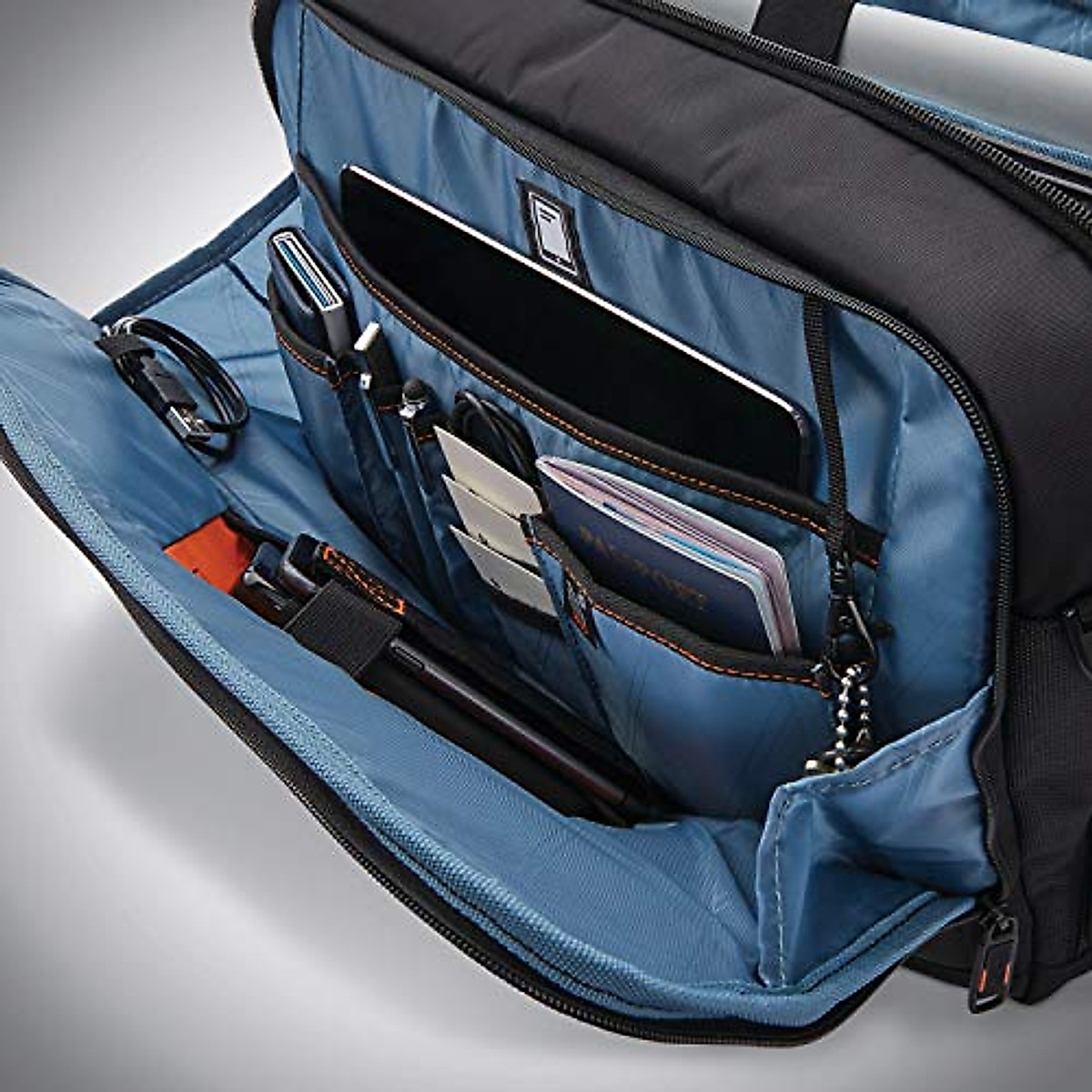 Samsonite Pro Slim Messenger, Black, 15.6-Inch