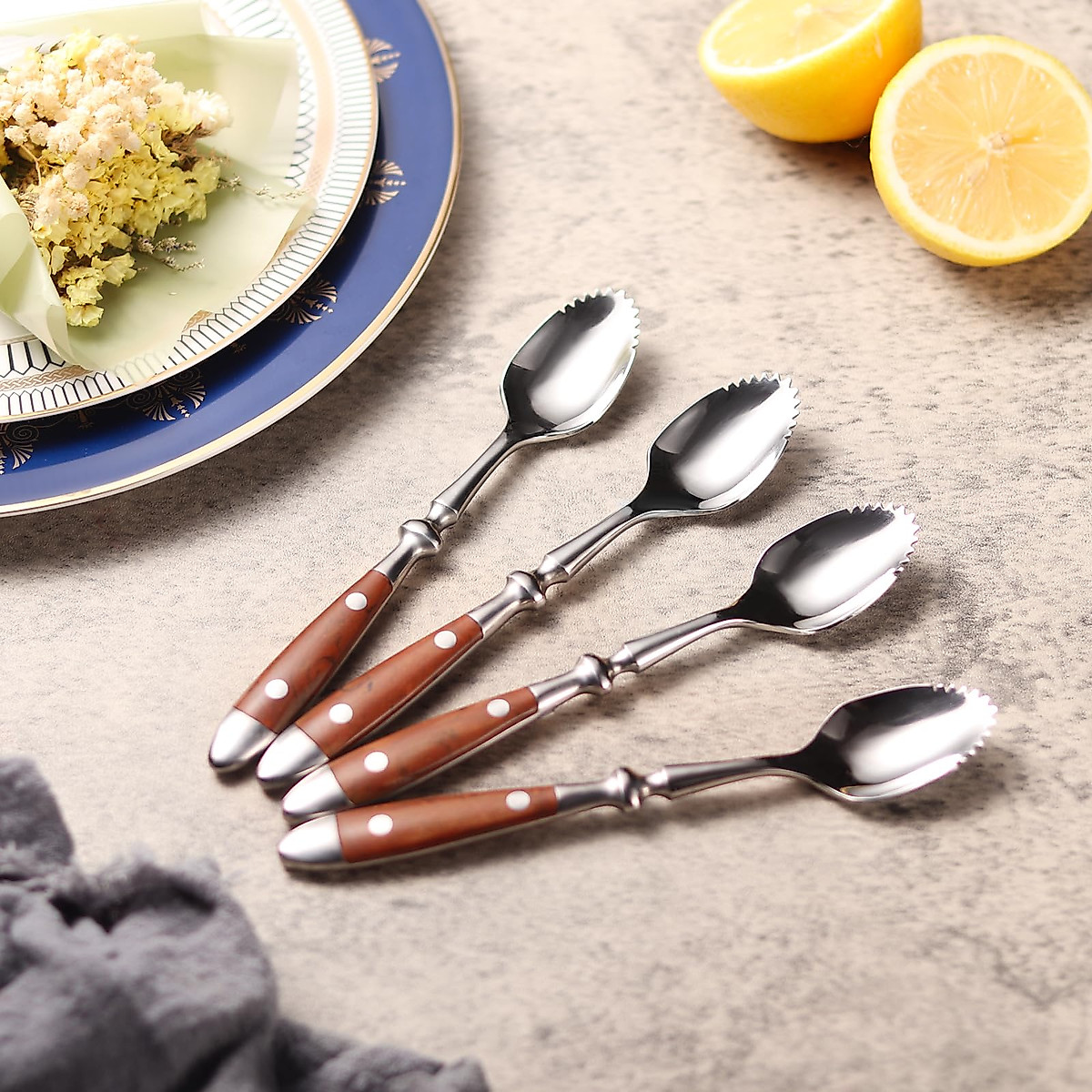 CherHome Grapefruit Spoons，4pcs Serrated Grapefruit Spoon Scoop，Premium Stainless Steel 18/8 Fruit Spoon Kiwi Spoon with Comfortable Bakelite Handle,For Any Citrus&Grapefruits，Wood Grain Handle