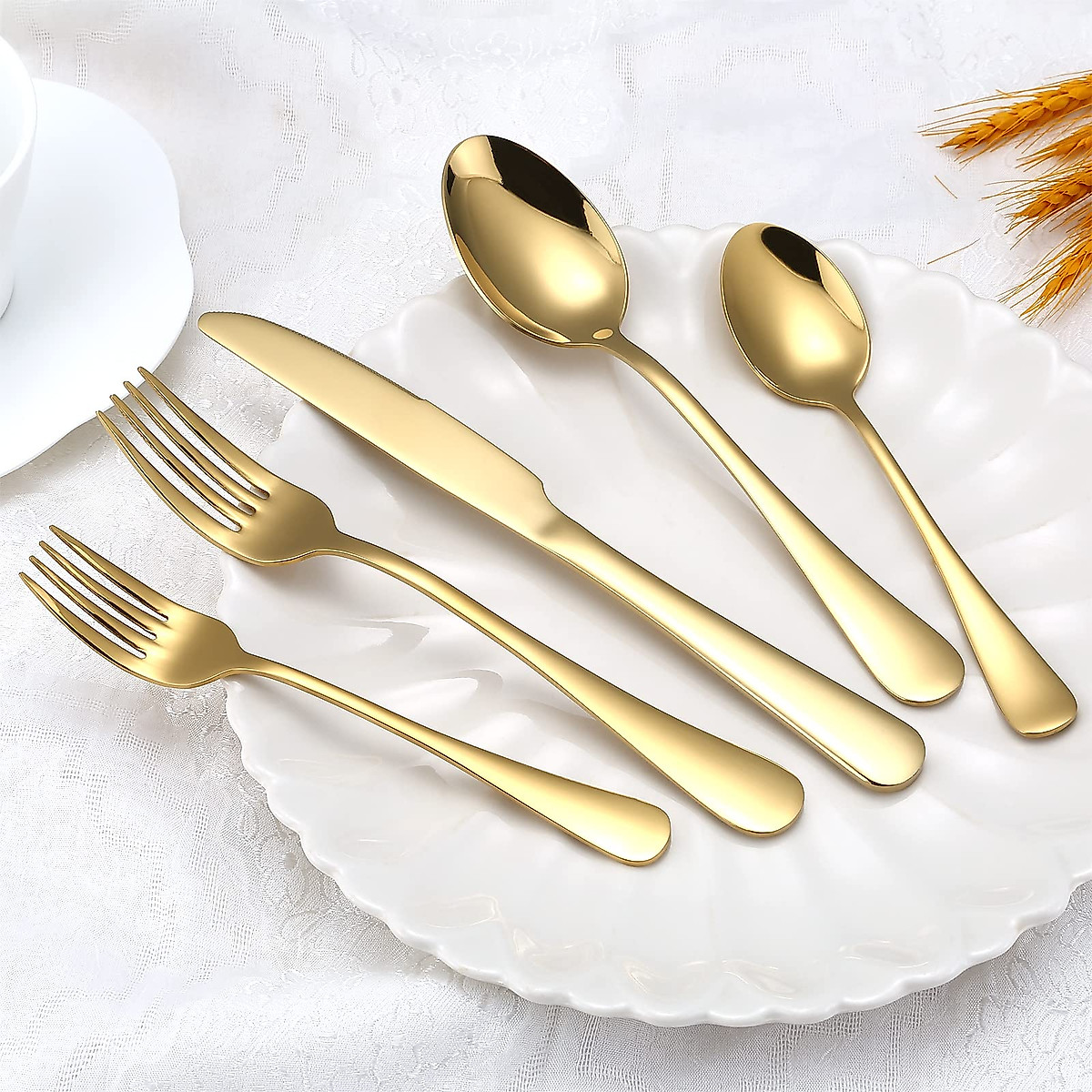 Briout Gold Silverware Set, 20 Piece Golden Cutlery Set Service for 4, Stainless Steel Flatware Set Include Spoons Forks Knives Tableware Utensil Set for Kitchen Home Restaurant, Shiny Gold Polished