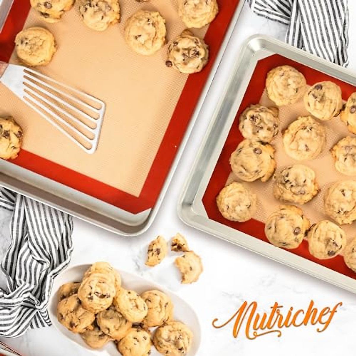 NutriChef Non Stick Baking Sheets, Cookie Pan Aluminum Bakeware, Professional Quality Kitchen Cooking Non-Stick Bake Trays with Silver Coating Inside and Outside, 1 Pair of Pans