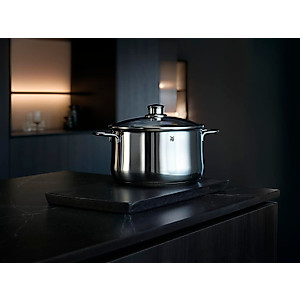WMF Cookware Ø 24 cm Approx. 6,5L Diadem Plus Pouring Rim Glass Lid Cromargan® Stainless Steel Brushed Suitable for All Stove Tops Including Induction Dishwasher-Safe