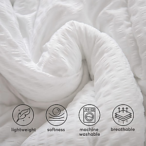 KASENTEX Winter Warmth Quilted Comforter Set King with 2 Pillow Shams, Cozy Soft Seersucker Bedding Set Textured, Down Alternative Fill(King Set, White)