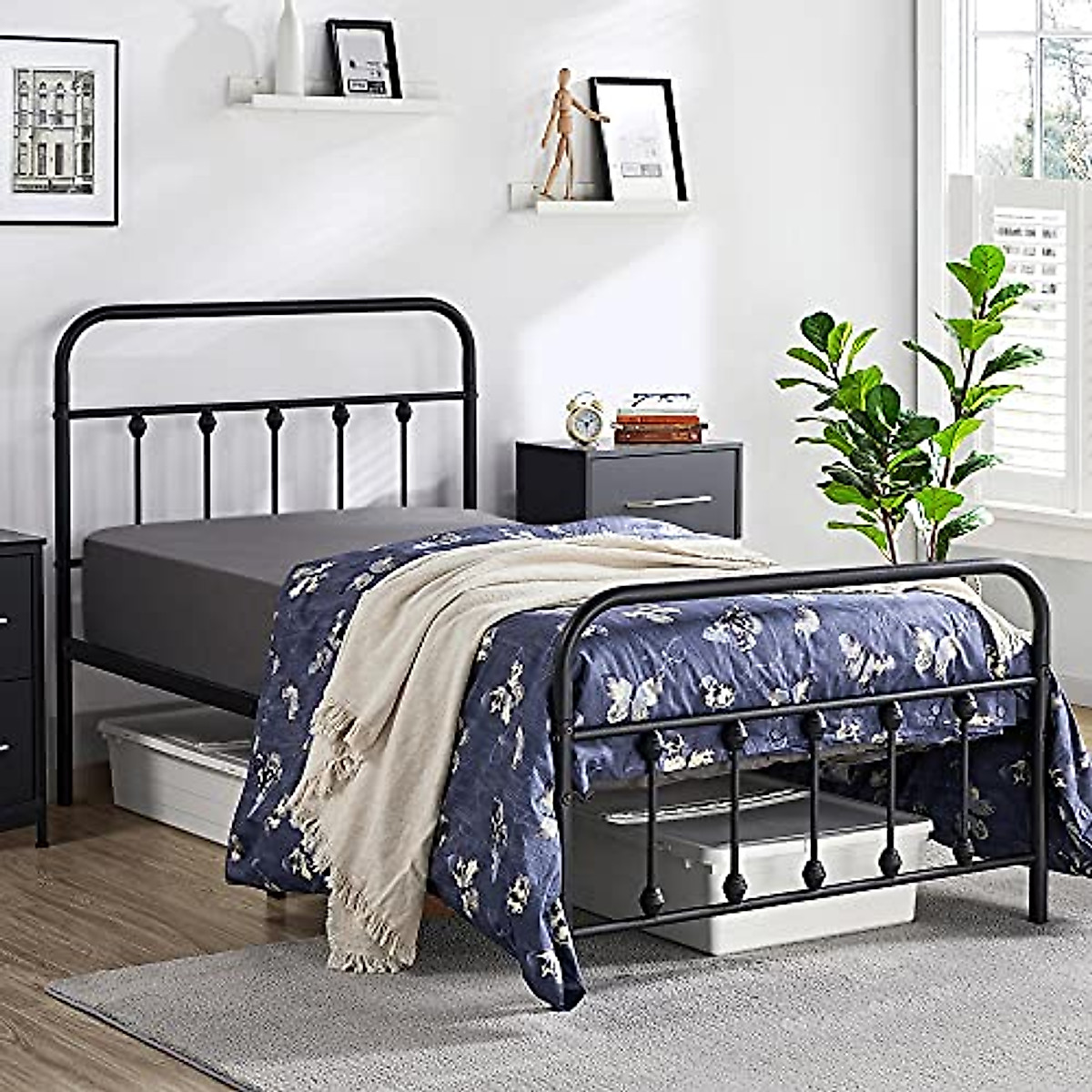 Yaheetech Classic Metal Platform Bed Frame Mattress Foundation with Victorian Style Iron-Art Headboard/Footboard/Under Bed Storage/No Box Spring Needed/Twin Size Black