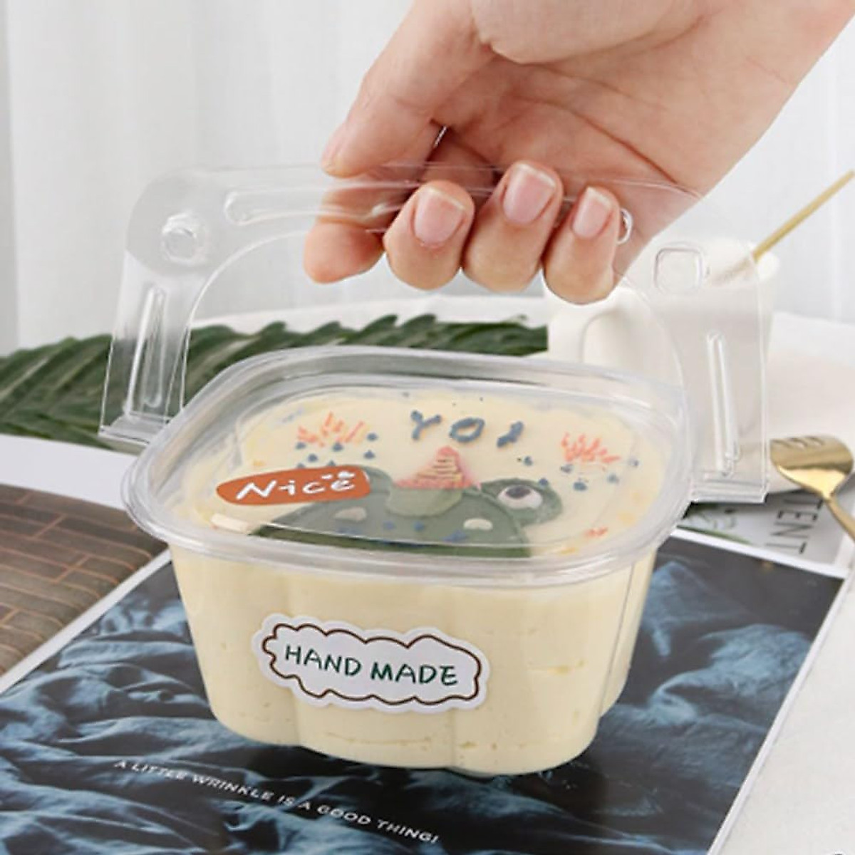 OUKEYI Cake Slice Plastic Containers with Lids, Portable transparent flower basket thousand layer cake packaging box， Food Box, Take Out Togo Packaging for Home, Bakery and Cafe Business (25 Pack)