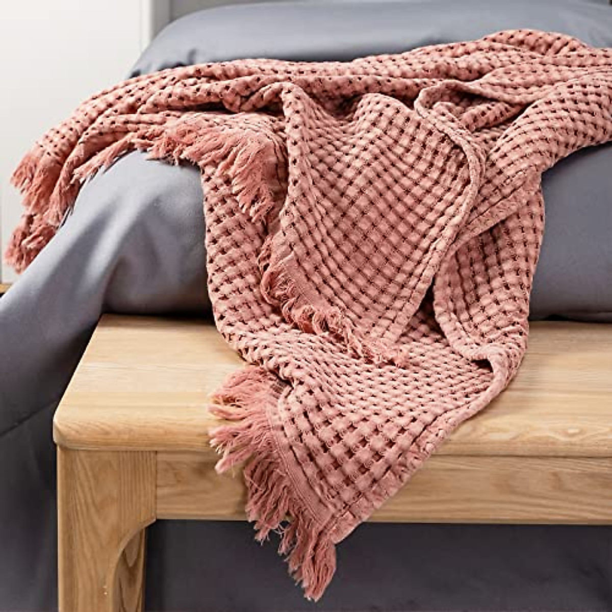 Amélie Home 100% Cotton Waffle Knit Throw Blanket, Soft Lightweight Blanket with Tassels, Decorative Breathable Textured Throw Blankets for Couch Bed Sofa, 50x60, Coral