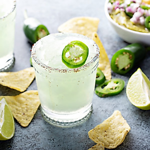 Nostalgia 64-Ounce Margarita Maker & Slushie Machine Easy-Flow Spout, Perfect for Slushies, Daiquiris, and Margaritas, Red