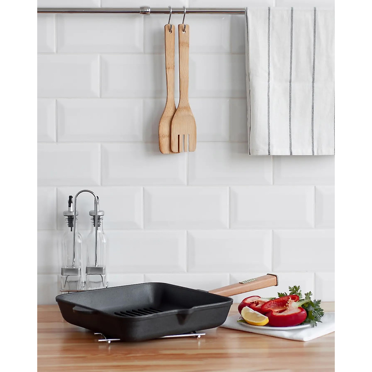 STP GOODS Cast Iron Grill Pan with Removable Wooden Handle 10.2" Kitchen Cooking Pan 2.74 Qt Square Cast Iron Skillet, Camping Pan for Indoor and Outdoor Cooking, Induction Safe, Black