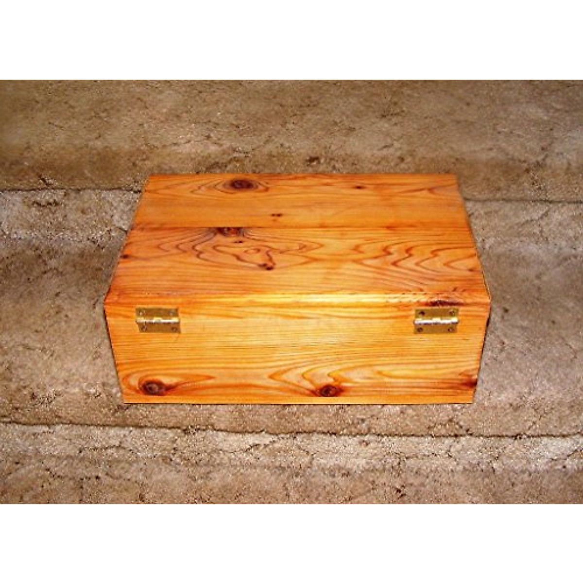 Steve's Gift Shoppe Cedar Keepsake Memory and Treasure Box or Storage Box - Size 17 x 14 x 8 Inches