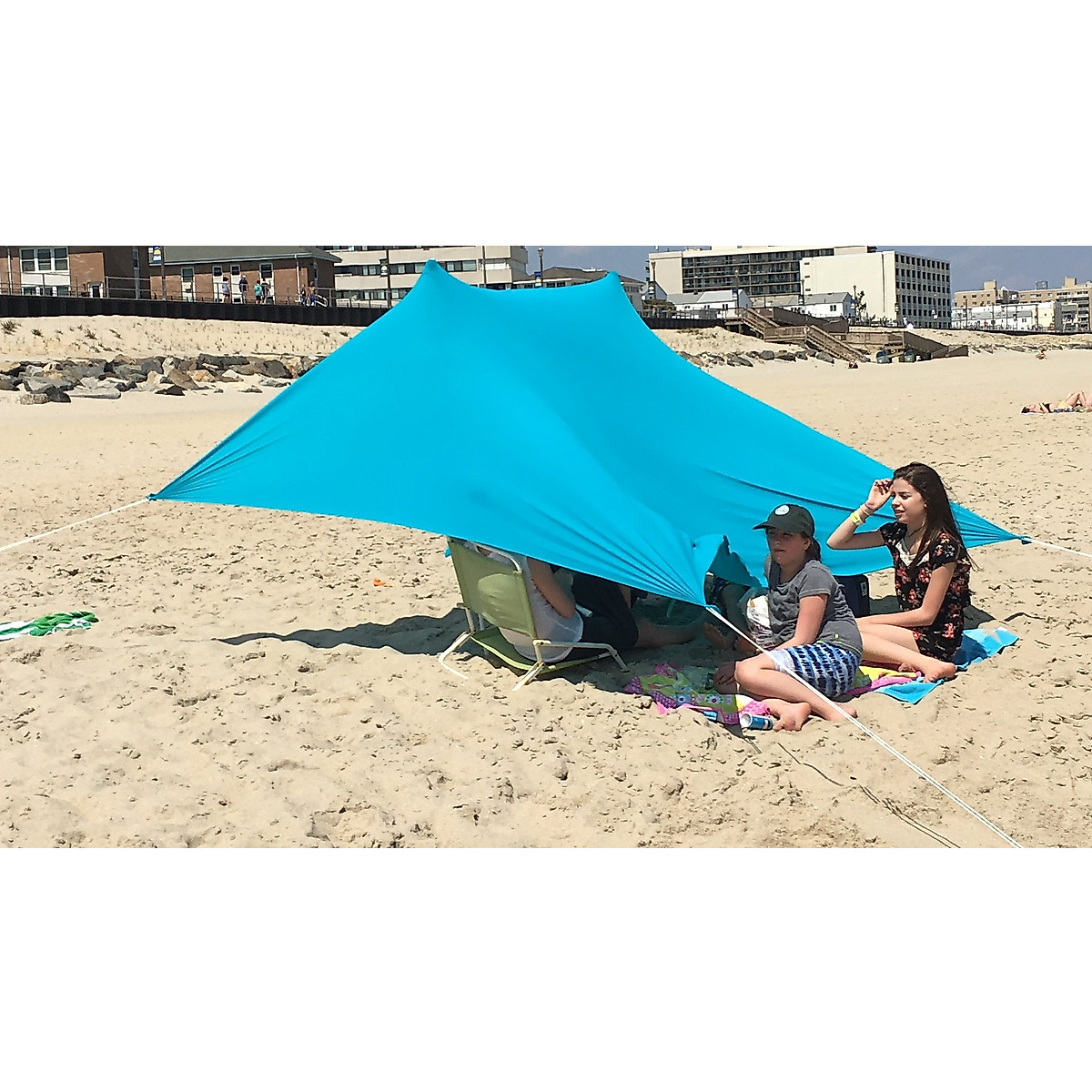 eZthings® UV Light Sun shade Protection Beach Shelters - Lightweight Tent Canopy with Sandbag Anchors (Light Blue, 7.5 x 7.5 ft - 6 ft Tall)