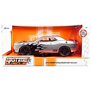 Jada Toys Big Time Muscle 1:24 2015 Dodge Challenger SRT Hellcat Die-cast Car Silver/Black Flames, Toys for Kids and Adults