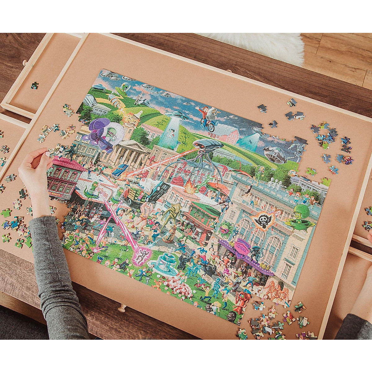 Alien Attack Sci-Fi Classics 1000-Piece Jigsaw Puzzle for Adults | Interactive Brain Teaser, Educational Toys & Games, Home Activities Building Kit for Creative Play | Nostalgic Gifts and Collectibles