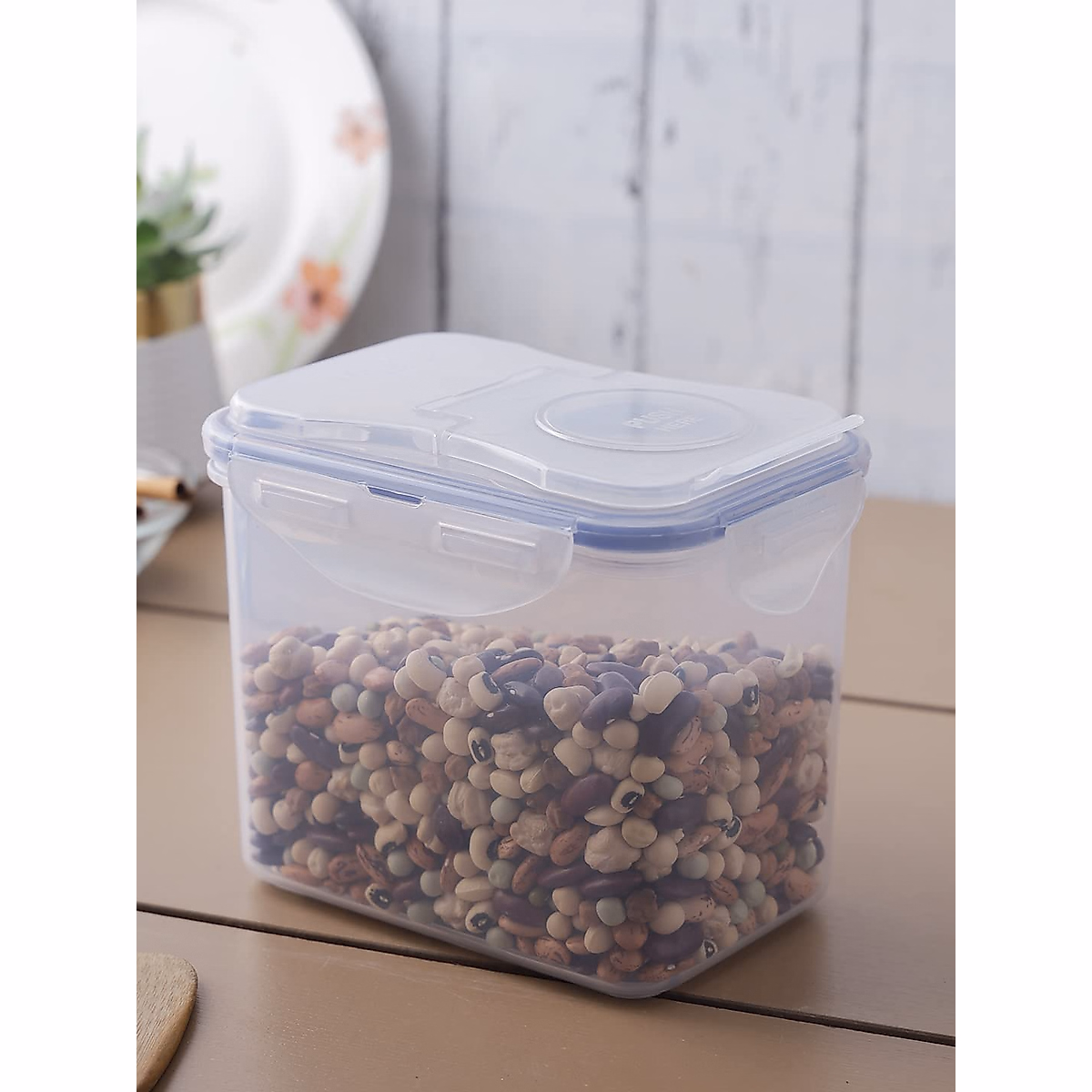 Lock&Lock 33.8-Fluid Ounce Rectangular Food Container with Flip Lid, Tall, 4.1-Cup