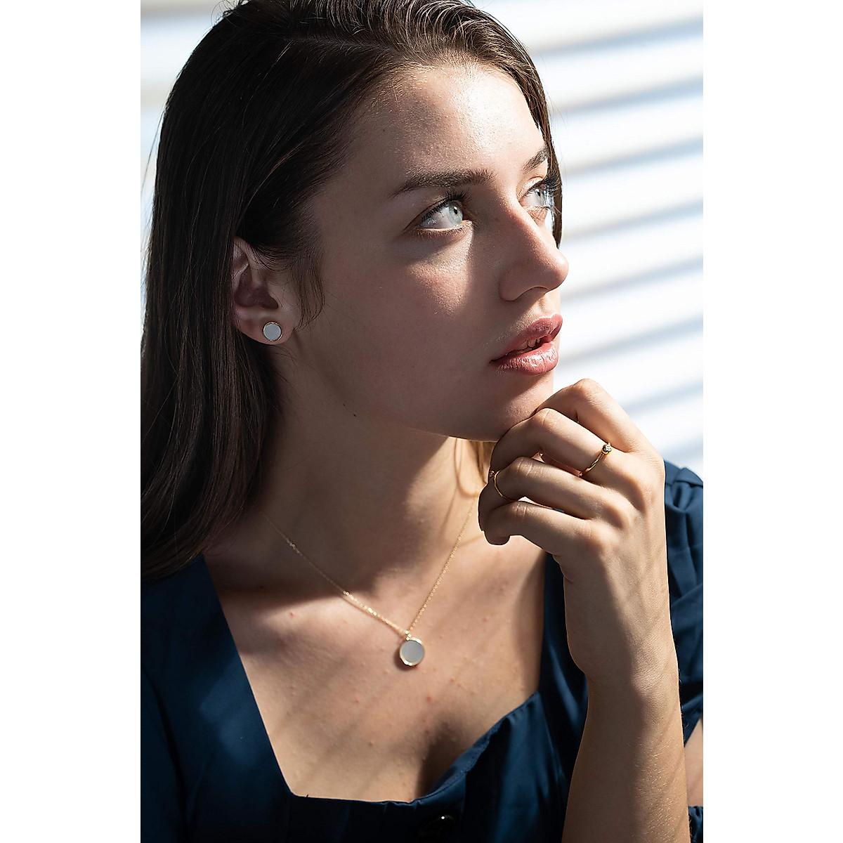 S.Leaf Minimalism Round Mother of Pearl Necklace Sterling Silver Circle Disc Pendant Shell Pendant (silver)