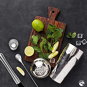 24oz Cocktail Shaker Set - Bar Tools Drink Shaker Built-in Cocktail Strainer, Muddler, Jigger, Mixing Spoon, Recipe Book – Martini Shaker / Drink Mixer-Bar Accessories / Bartender Kit for Home Bar Set
