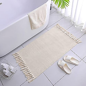 JE JOUE Boho Bathroom Rug 2'x3'，Hand Woven Tassel Solid Color Area Rug, Washable Bedroom Runner mat for Laundry Kitchen Outdoor Bathroom Dorm entryway