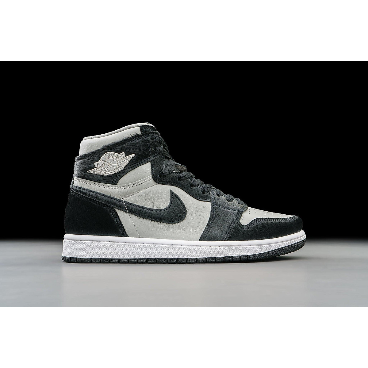 Jordan Women's Air Jordan 1 Twist 2.0 Sneaker, Medium Grey/Black-white, 11