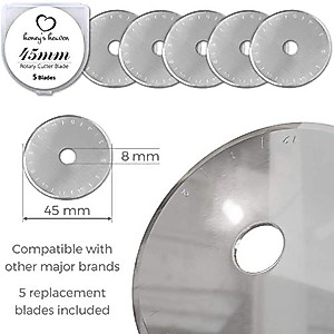 Rotary Cutter Set pink - Quilting Kit incl. 45mm Fabric Cutter, 5 Replacement Blades, A3 Cutting Mat, Acrylic Ruler and Craft Clips - Ideal for Crafting, Sewing, Patchworking, Crochet & Knitting