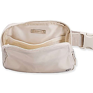 Lululemon Everywhere Belt Bag 1L (Neo Mint)