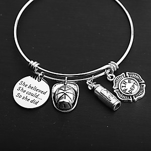 TIIMG She believed woman fire fighter (Woman Firefighter)