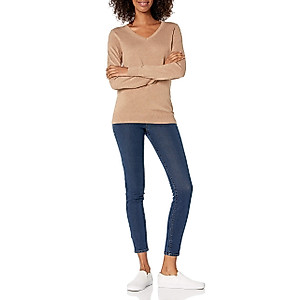 Amazon Essentials Women's Classic-Fit Lightweight Long-Sleeve V-Neck Sweater (Available in Plus Size), Camel Heather, Medium