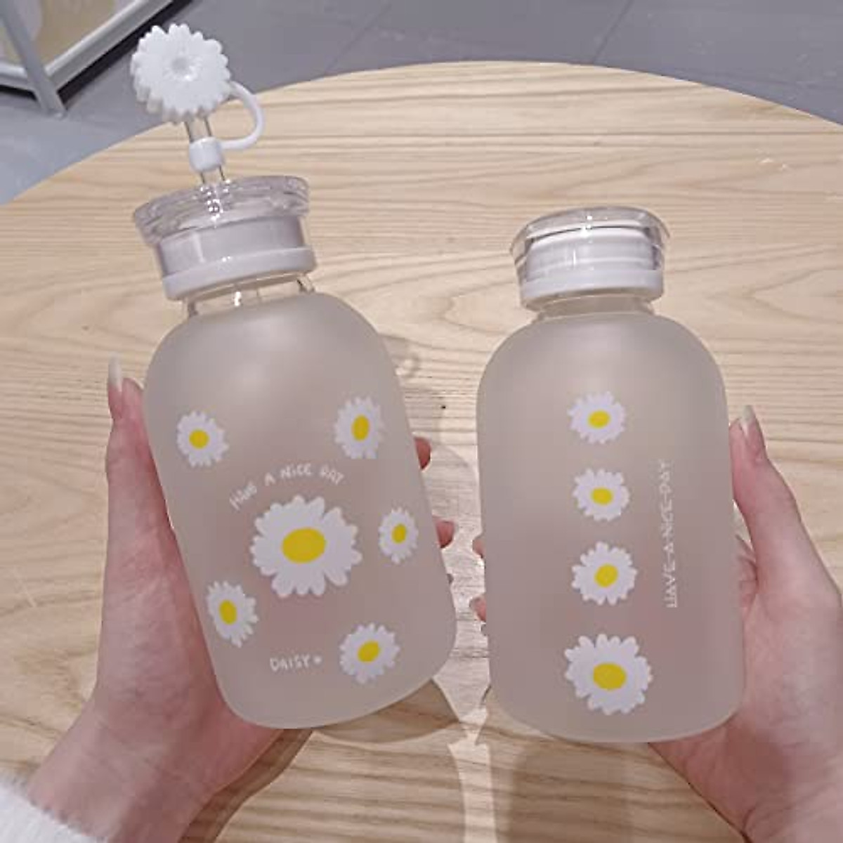 Cute Water Bottles Kawaii Aesthetic Water Bottles Milk Juice Daisy Glass Water Cup for Girls, Straw and 2 Lids, 16 oz (Four flower)