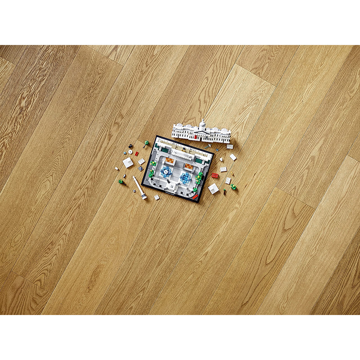 LEGO Architecture 21045 Trafalgar Square Building Kit (1197 Pieces)