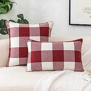 Pack of 2 Buffalo Check Plaid Throw Pillow Covers, Farmhouse Decorative Lumbar uare Outdoor Pillows Cushion Cover for Sofa Couch Living Room Home Garden Chair Decor (Red and White, 12x20 inches)