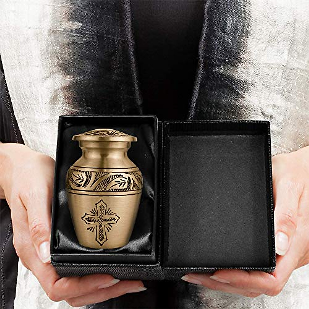 Trupoint Memorials Cremation Urns for Human Ashes - Decorative Urns, Urns for Human Ashes Female & Male, Urns for Ashes Adult Female, Funeral Urns - Bronze, 1 Small Keepsake