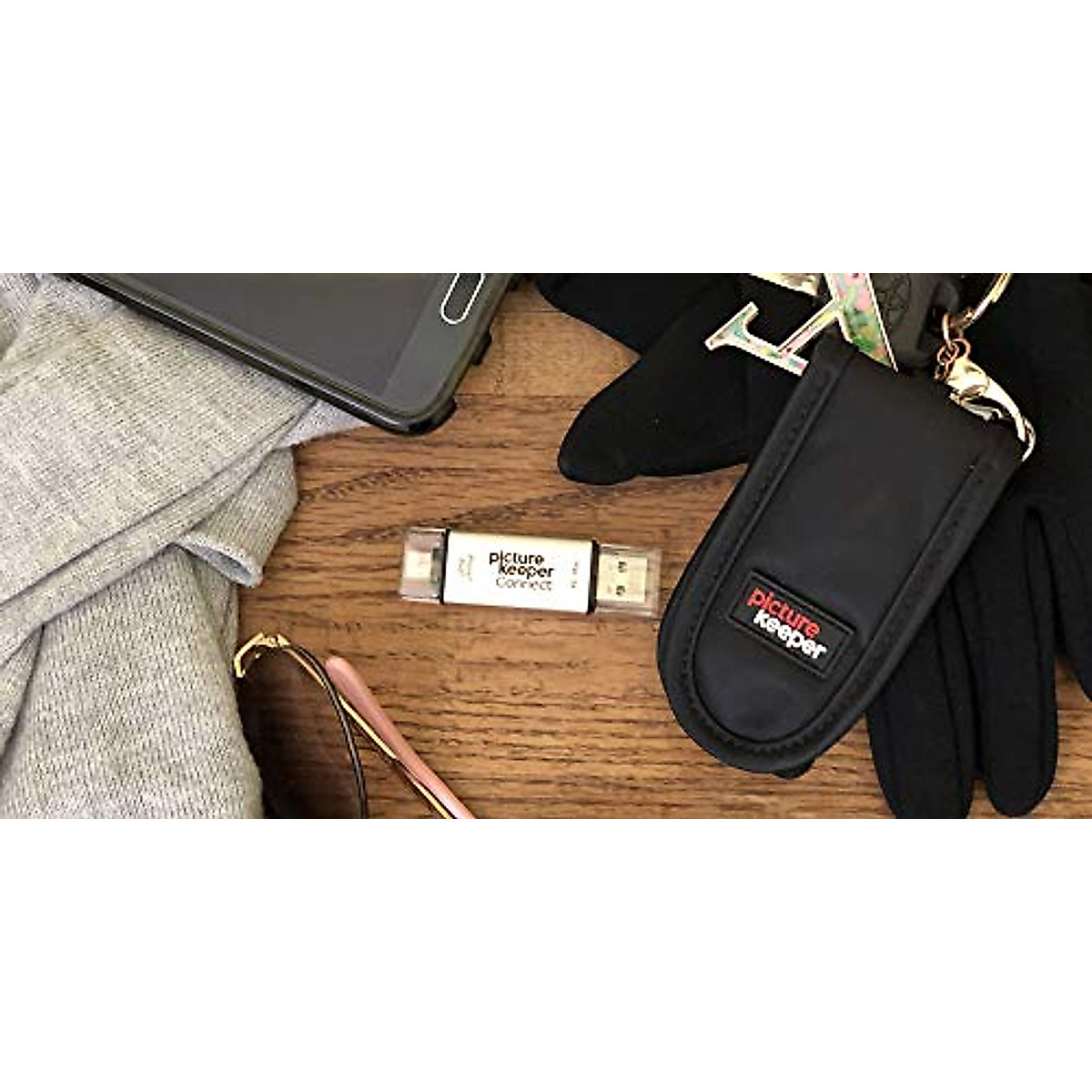 Picture Keeper USB Flash Drive Key Chain Holder with Anti-shock and Water-Resistant Material, 2-Drive Capacity, Easy Clip Key Chain (Black)