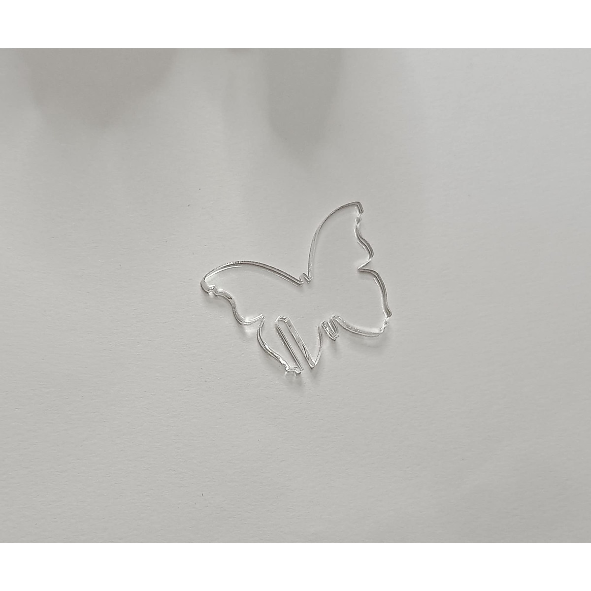 XIAOYUE 20pcs of Blank Butterfly Champagne Glass Markers,Blank Clear Acrylic Drink Marker, Wedding Favor, Blank Escort Card Rounds, Wine Glass Markers (Clear)