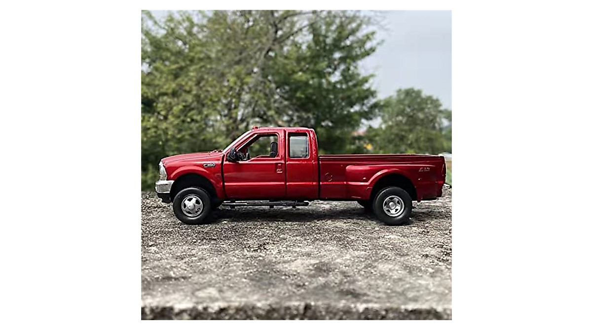2019 F-350 Dually Model Car - 1/32 Scale Diecast Toy in Ruby Red & Gray