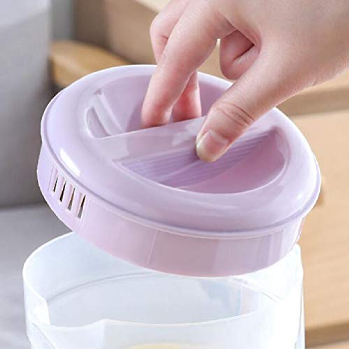 DOITOOL 2300ML Gallon Water Jug with Lid- Plastic Pitcher Water Filter Pitcher- Heavy- duty Iced Tea Pitcher Water Jug for Drinking Water Lemonade Juice Beverage Ice Tea （ Violet ）