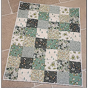 Qililandiy 7 Pcs Green Floral Fat Quarters Fabric Bundles Quilting Fabric Bundle Patchwork for Sewing Quilting and Crafting (18x22 inch)
