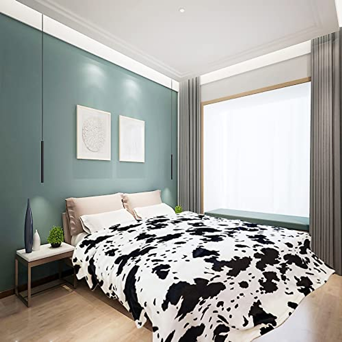 Cow Print Throw Blanket Light Weight Fleece Blanket with Cow Print Couch Sofa for Boys Girls Adults Student (40x60 inch)