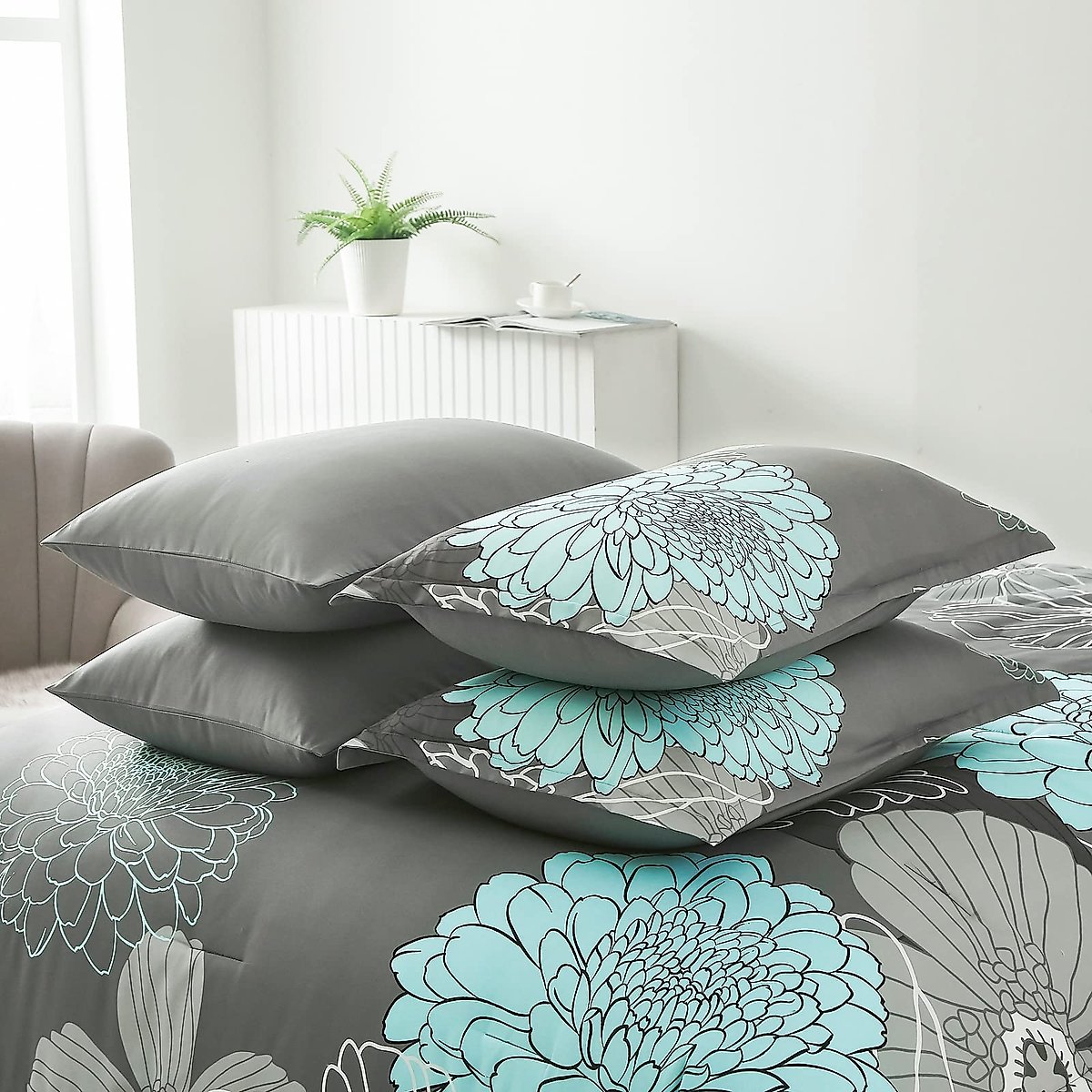 Yiran 7 Pieces Bed in a Bag Floral Comforter Set Queen Flowers Bedding Set Soft Microfiber Comforter Sets with 1 Comforter 1 Flat Sheet 1 Fitted Sheet 2 Pillowshams and 2 Pillowcases