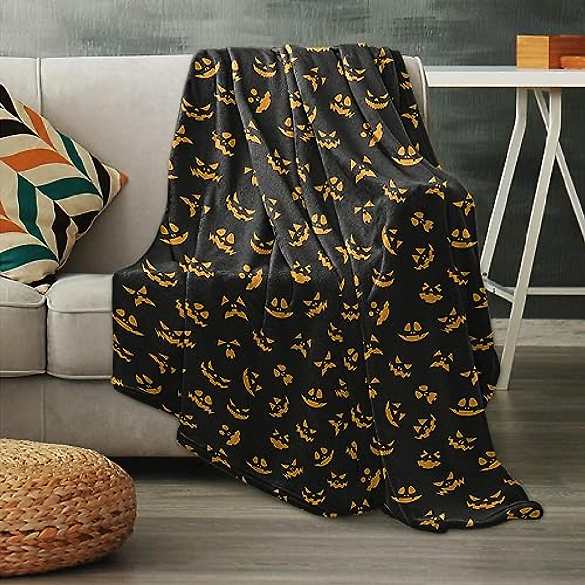 Throw Blanket- Happy Halloween Soft Warm Plush Fleece Bed Throw,50x60In Flannel Blankets Horror Ghost Face Bedding Throws for Women/Men Bedroom Living Room Office Decor Black