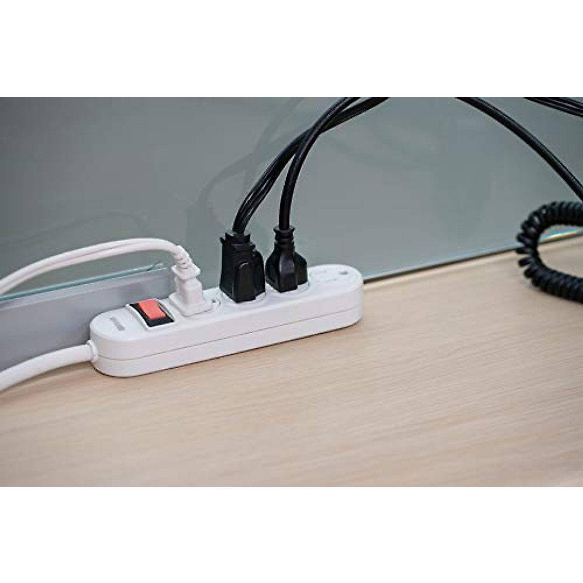 Woods 41299 Power Strip With Overload Safety Feature, 4 Outlets, 1.5 Foot, White