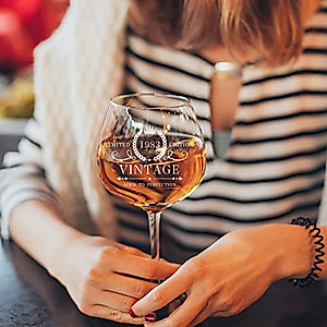 Sllyfo 40th Birthday Gifts Women Wine Glass - Vintage 1983 Printed 22 oz Stemmed Wine Glass - Funny 40 Birthday Gifts Idea.(Vintage 1983)