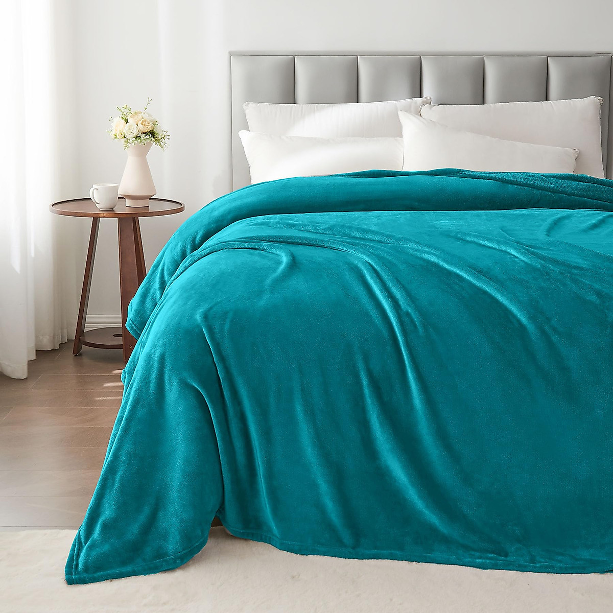 BEDELITE Fleece Blanket King Size Blankets for Bed, Luxury Plush Cozy Fuzzy Blanket 108x90 inches, Super Soft Warm Lightweight Throw Blanket All Seasons Suitable, Bluebird