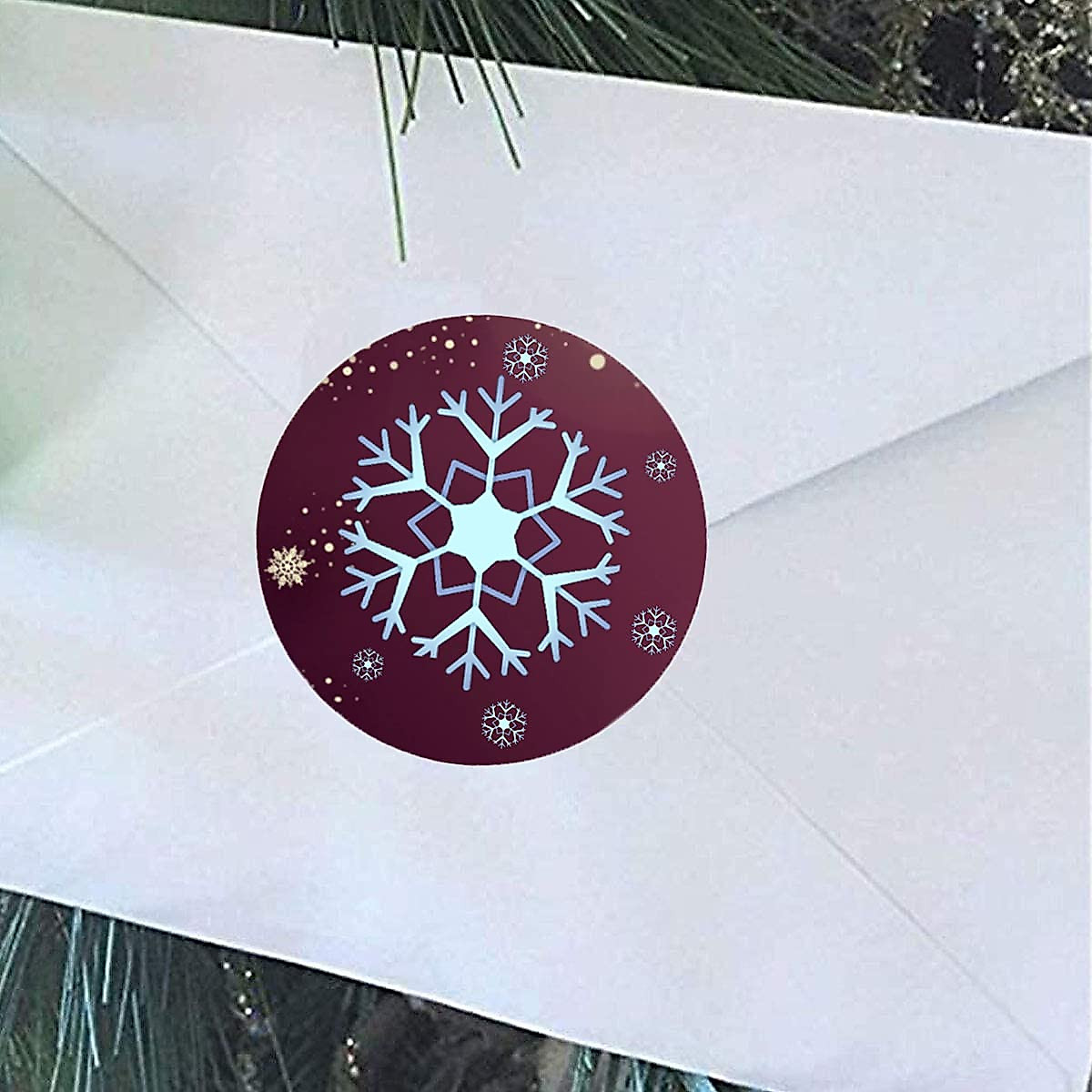 Remarkable Snowflake Christmas Stickers, 2 Inch Round Christmas Snowflake Sealing Labels Decals, Snowflake Holiday Sticker for Envelopes Bags Seals Decorations (504 Pcs)